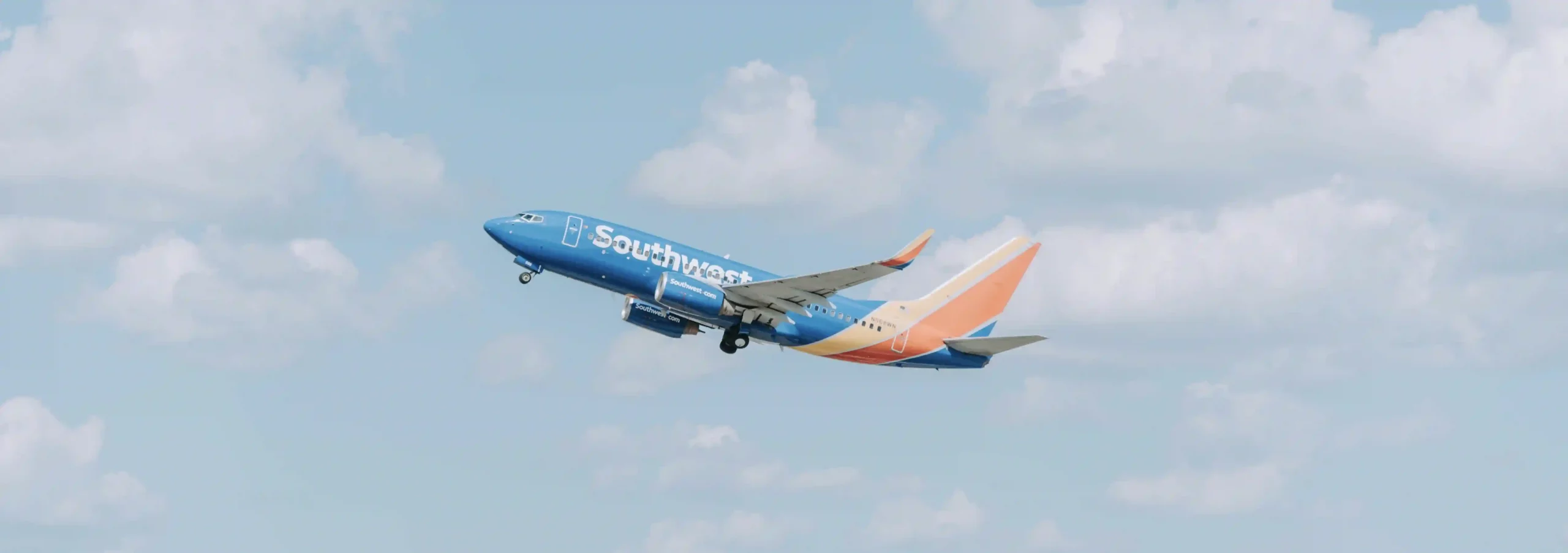 Onboard Video Shows Engine Fire on Southwest Airlines Boeing 737